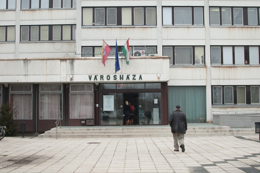 Napelemes rendszer kiépítése - Paks Város Polgármesteri Hivatal