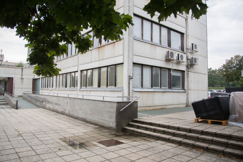 Napelemes rendszer kiépítése - Paks Város Polgármesteri Hivatal