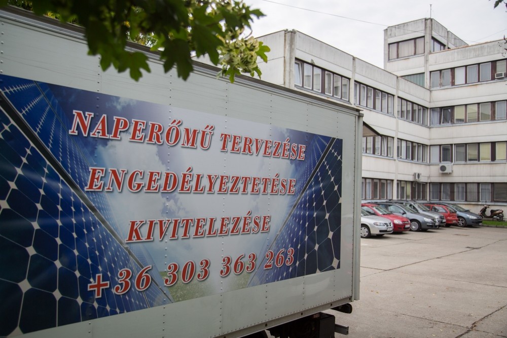 Napelemes rendszer kiépítése - Paks Város Polgármesteri Hivatal